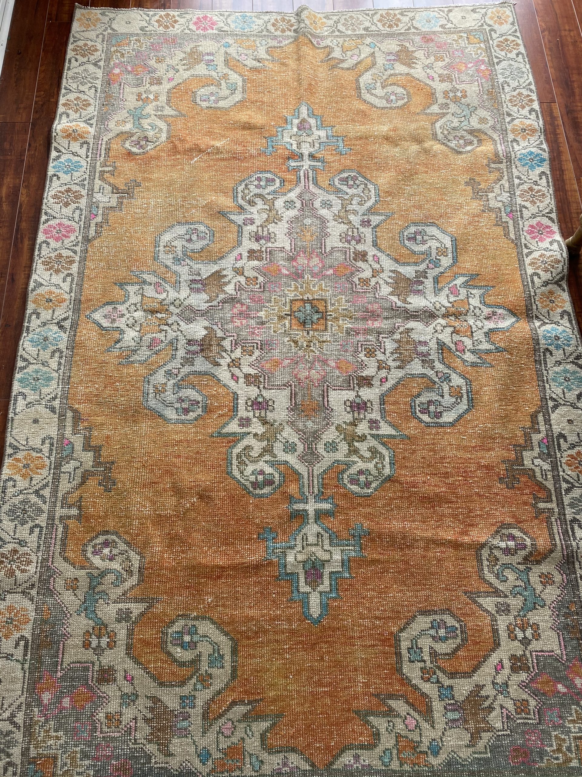 Tango, Vintage Turkish Area Rug 7*4-6 – HANDPICKED ARTIFACTS